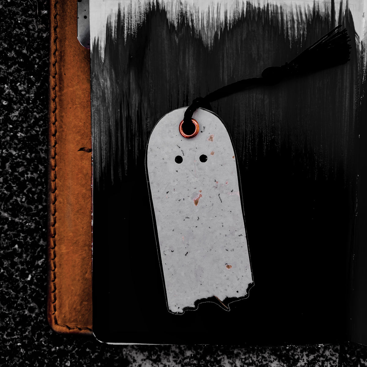GHOSTIES SPOOOKMARK [HANDMADE PAPER] – illustraxiey